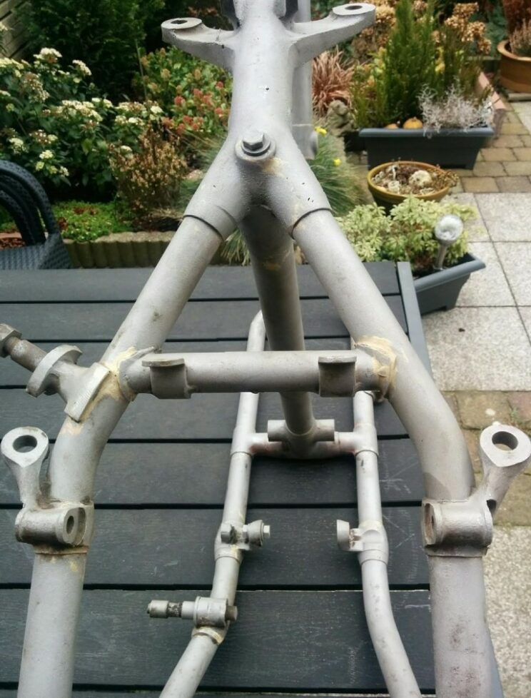 Ariel - Barn find herstellen naar origineel - Bikerbook